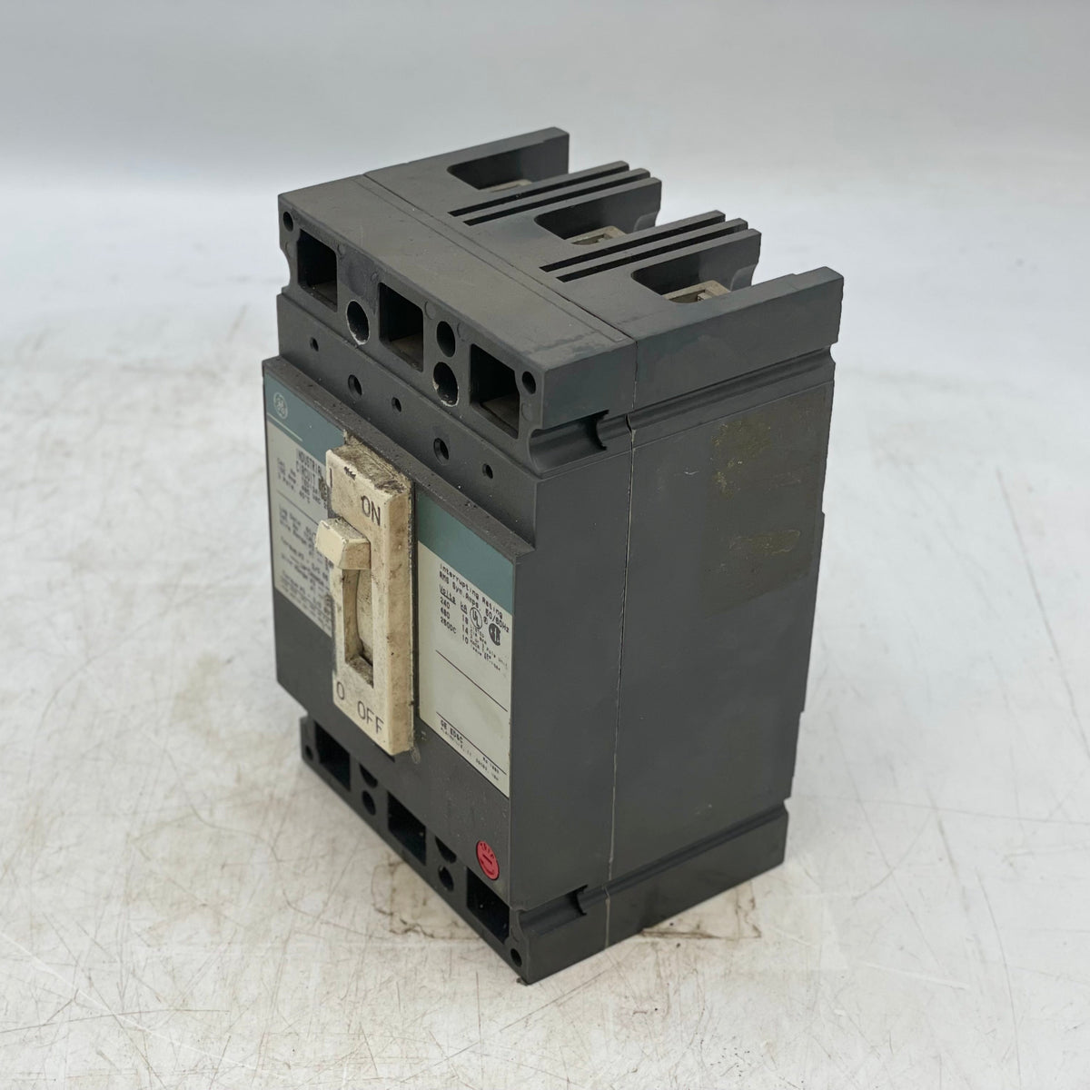 GE TED134100 Circuit Breaker, 100A, 480VAC, 250VDC, 3-Pole (Used ...